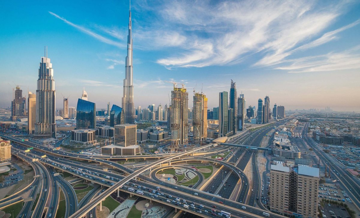 Придвижване от летище Sharjah (SHJ) до центъра